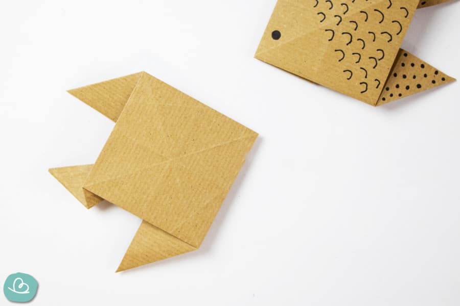 Origami Fisch falten: einfache Anleitung + Vorlage - Wunderbunt.de