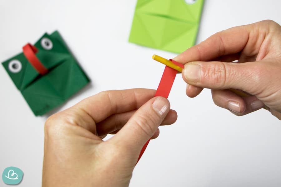 Origami Frosch: Einfache Faltanleitung mit Vorlage - Wunderbunt.de