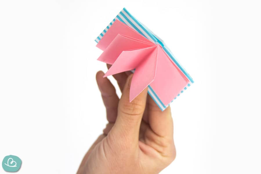 kleines Buch basteln aus Papier | Anleitung zum Falten - Wunderbunt.de