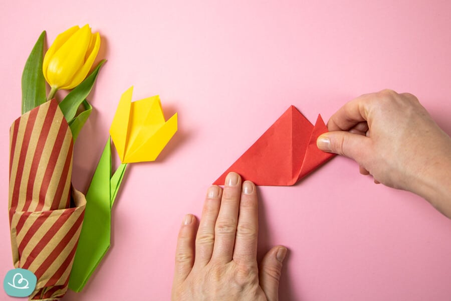 Tulpe falten | einfache Origami Faltanleitung - Wunderbunt.de