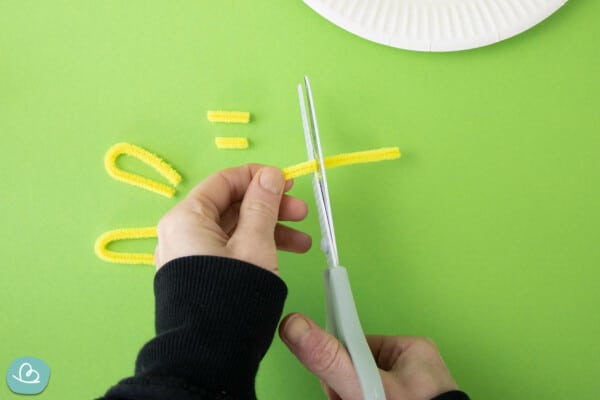 Küken basteln | 3 Ideen aus Klopapierrollen - Wunderbunt.de