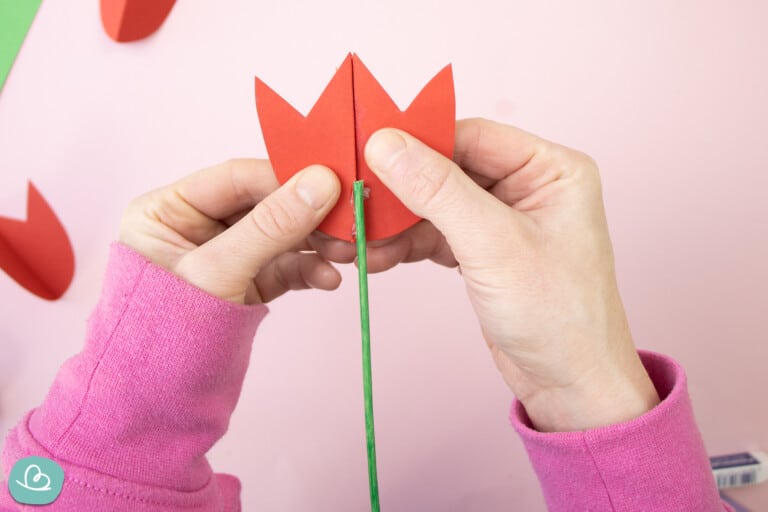 Tulpe aus Papier basteln | Anleitung mit Vorlage - Wunderbunt.de