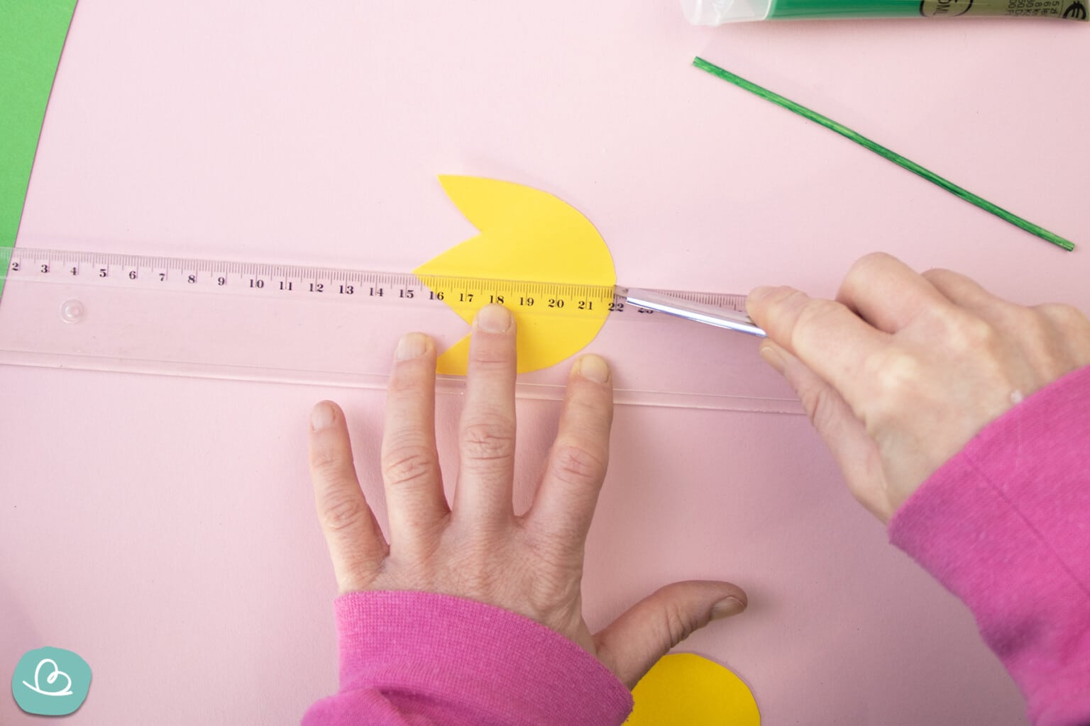 Tulpe aus Papier basteln | Anleitung mit Vorlage - Wunderbunt.de