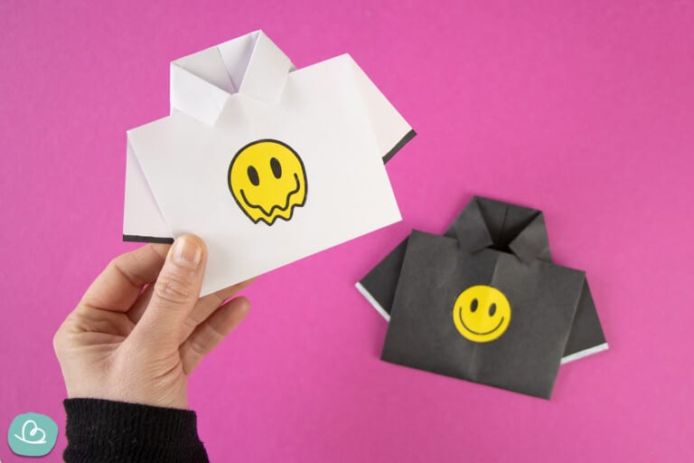 Origami-Shirt falten | einfache Anleitung mit Smiley-Deko - Wunderbunt.de