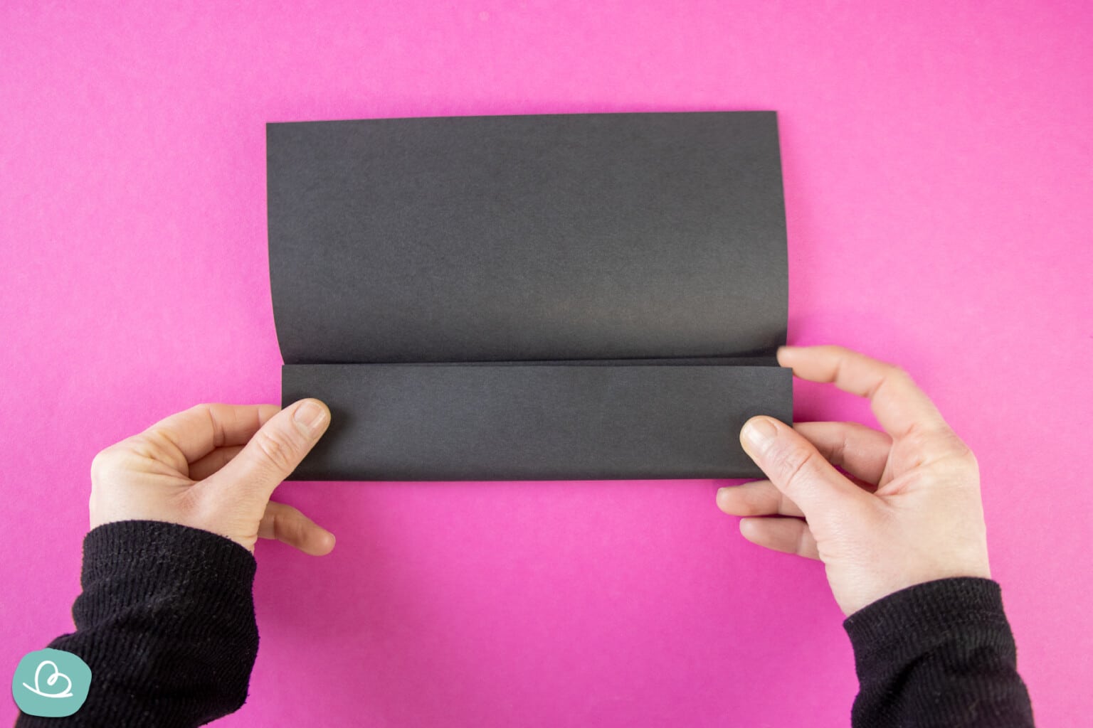 Origami-Shirt falten | einfache Anleitung mit Smiley-Deko - Wunderbunt.de