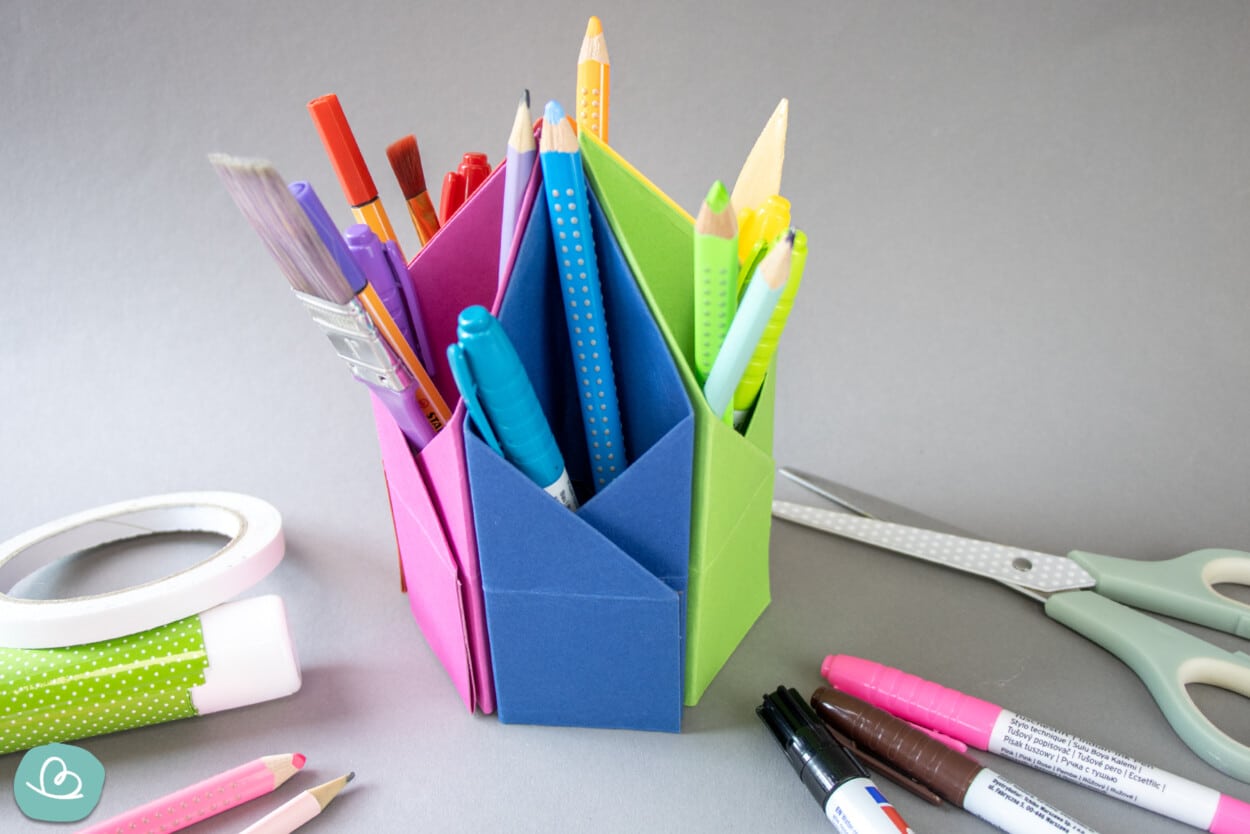 Stiftehalter basteln | Anleitung für eine Stiftebox - Wunderbunt.de