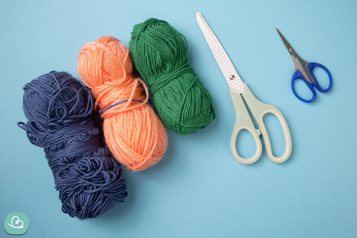 Bommel für Mütze selber machen | 6 einfache DIY-Anleitungen - Wunderbunt.de