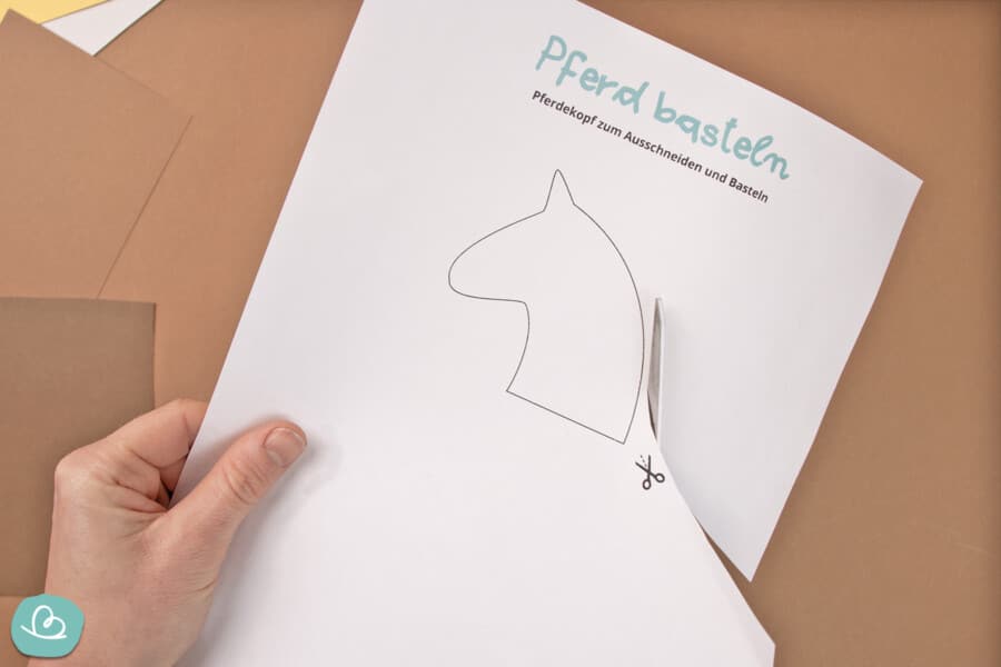 Pferd basteln | Bastelanleitung mit kostenloser Vorlage - Wunderbunt.de
