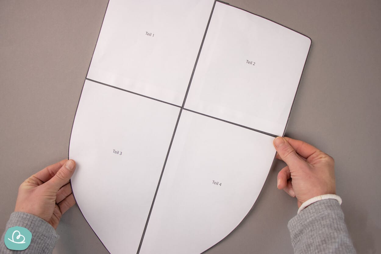 Ritterschild basteln | Anleitung für ein Schild aus Pappe - Wunderbunt.de