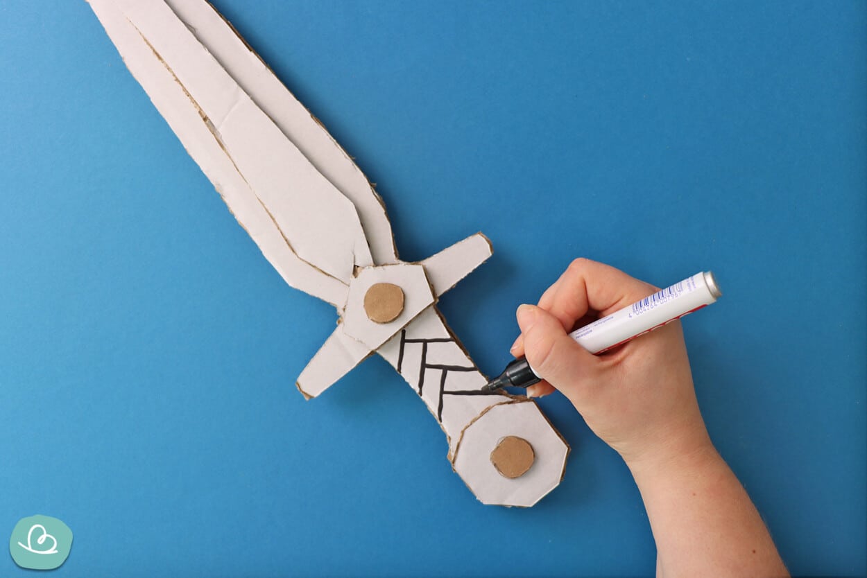 Schwert basteln | Anleitung mit Vorlage zum Ausdrucken - Wunderbunt.de