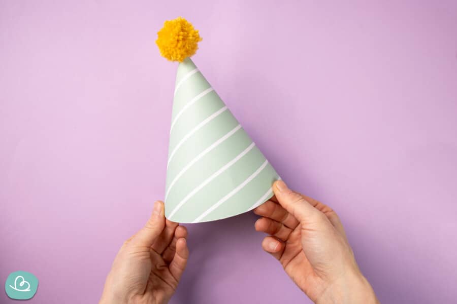 Partyhut basteln | Kegelhut zum Selbermachen mit Vorlage - Wunderbunt.de