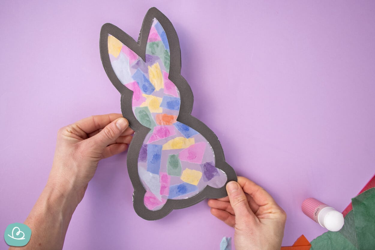 Osterhase Fensterbild | Kostenlose Bastelvorlagen für Ostern - Wunderbunt.de