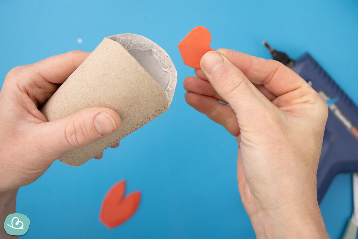 Fisch basteln | Einfache Bastelanleitung für Kinder - Wunderbunt.de