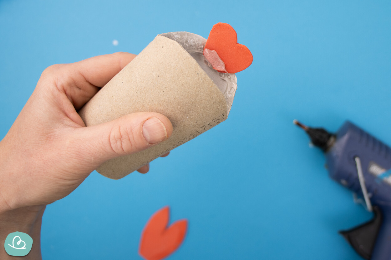Fisch basteln | Einfache Bastelanleitung für Kinder - Wunderbunt.de
