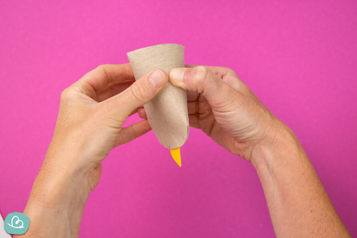 Vögel basteln aus Klopapierrollen | Einfache DIY-Anleitung - Wunderbunt.de
