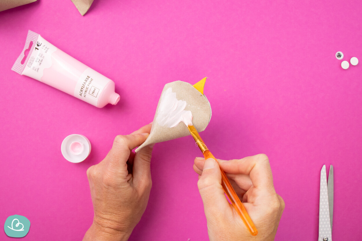 Vögel basteln aus Klopapierrollen | Einfache DIY-Anleitung - Wunderbunt.de