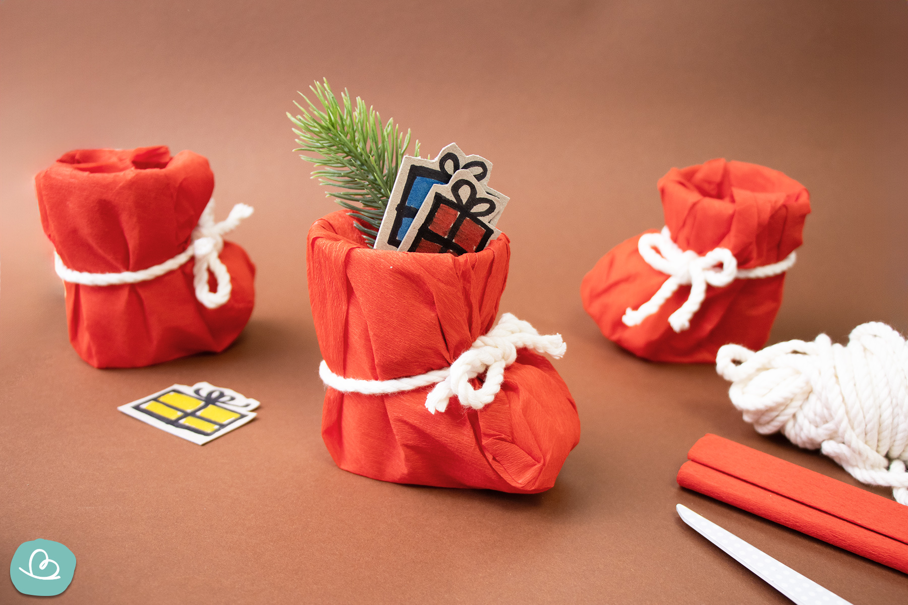 Nikolausstiefel zum Befüllen basteln | Einfache Anleitung - Wunderbunt.de