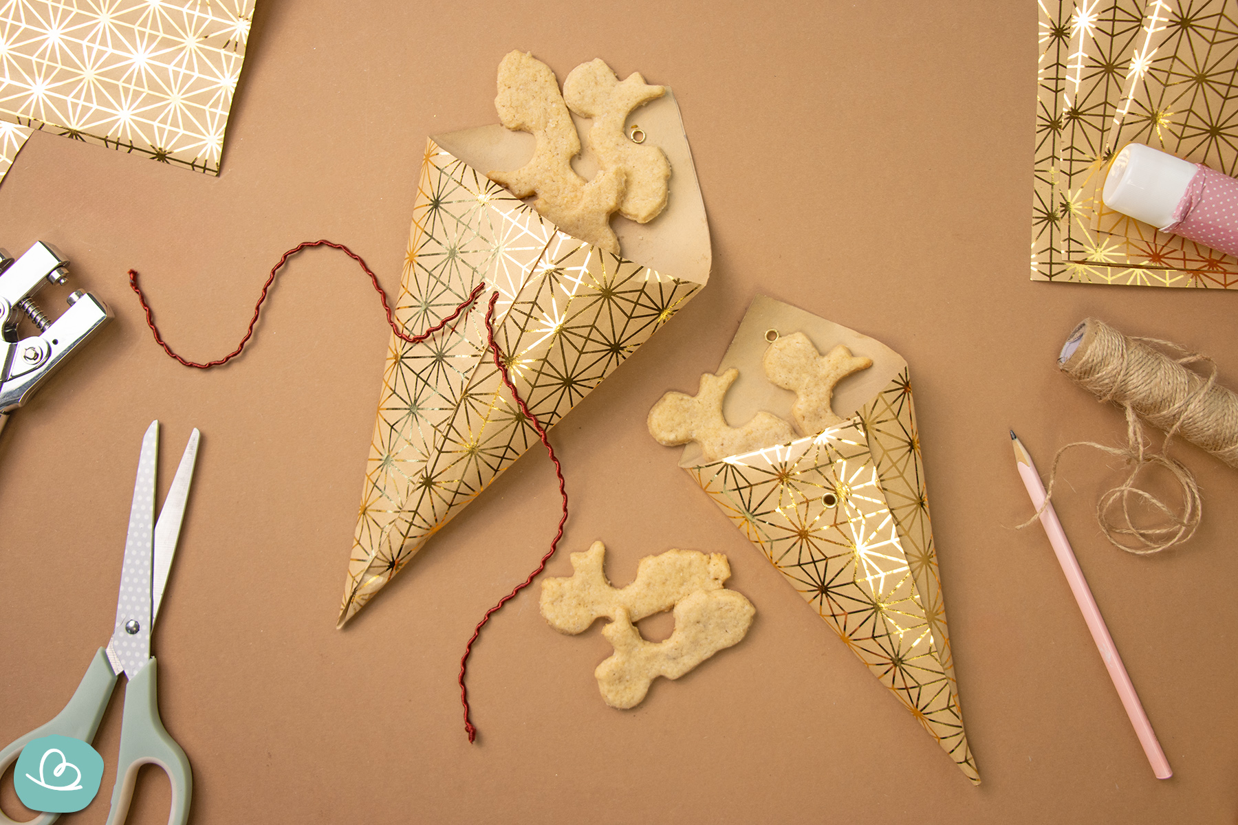 Rose basteln | Einfache Anleitung aus Papier - Wunderbunt.de