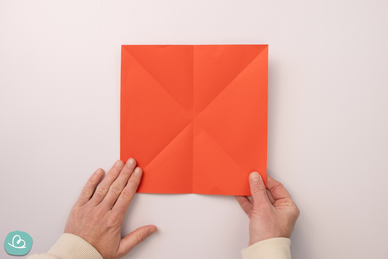 Origami-Rose falten | Anleitung für eine schöne Papierrose - Wunderbunt.de