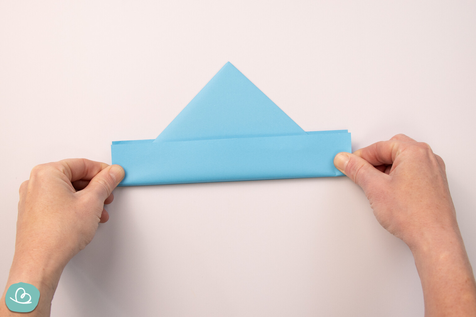 Papierboot falten | Schiff aus Papier basteln - Wunderbunt.de