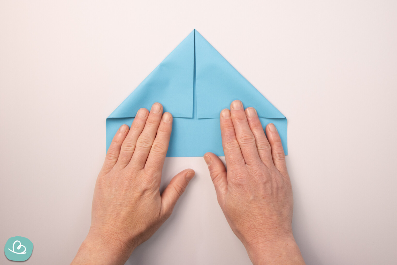 Papierboot falten | Schiff aus Papier basteln - Wunderbunt.de